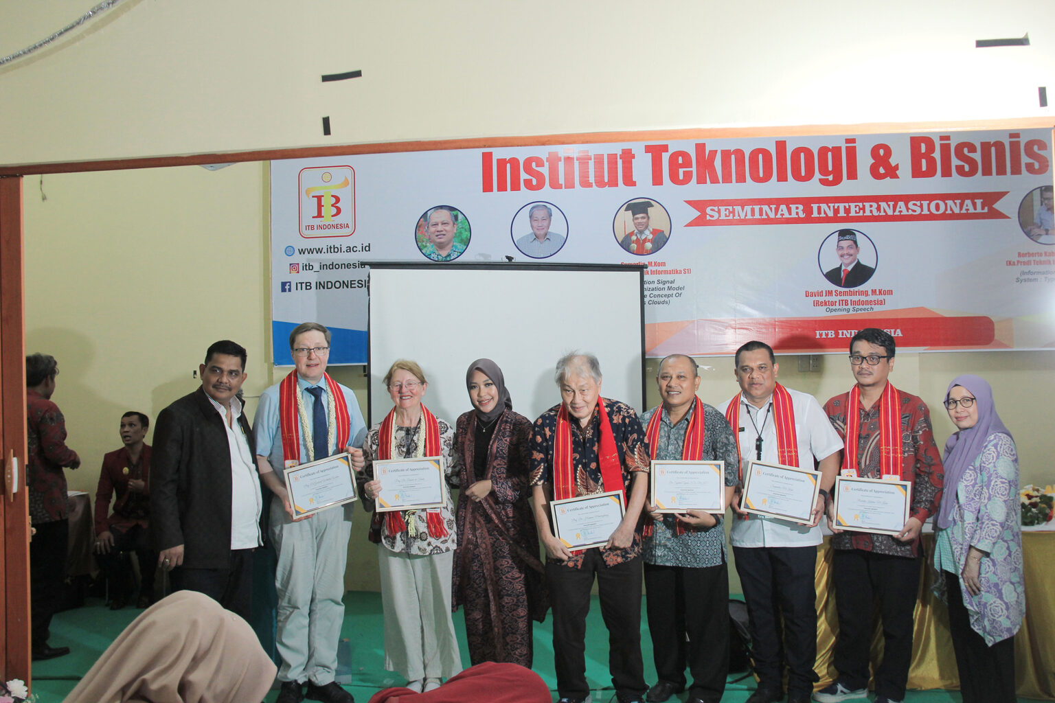 TENTANG INSTITUT TEKNOLOGI DAN BISNIS INDONESIA – Teknik Informatika (S1)